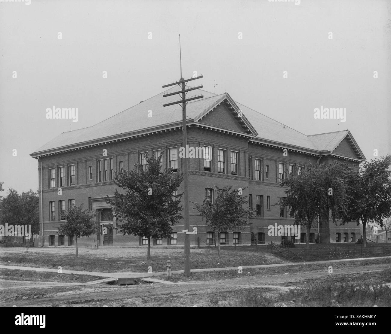 Lowell School building, as it appeared before the 1912 addition ...