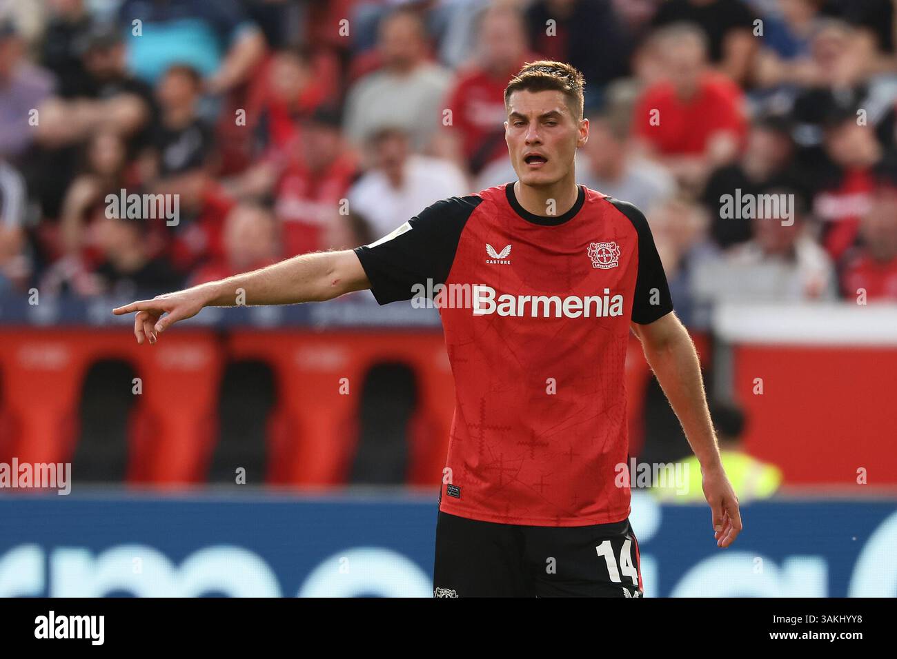 Leverkusen, Deutschland. 12th Apr, 2025. Fußball, 1. Bundesliga: Bayer 04 Leverkusen - Union ...