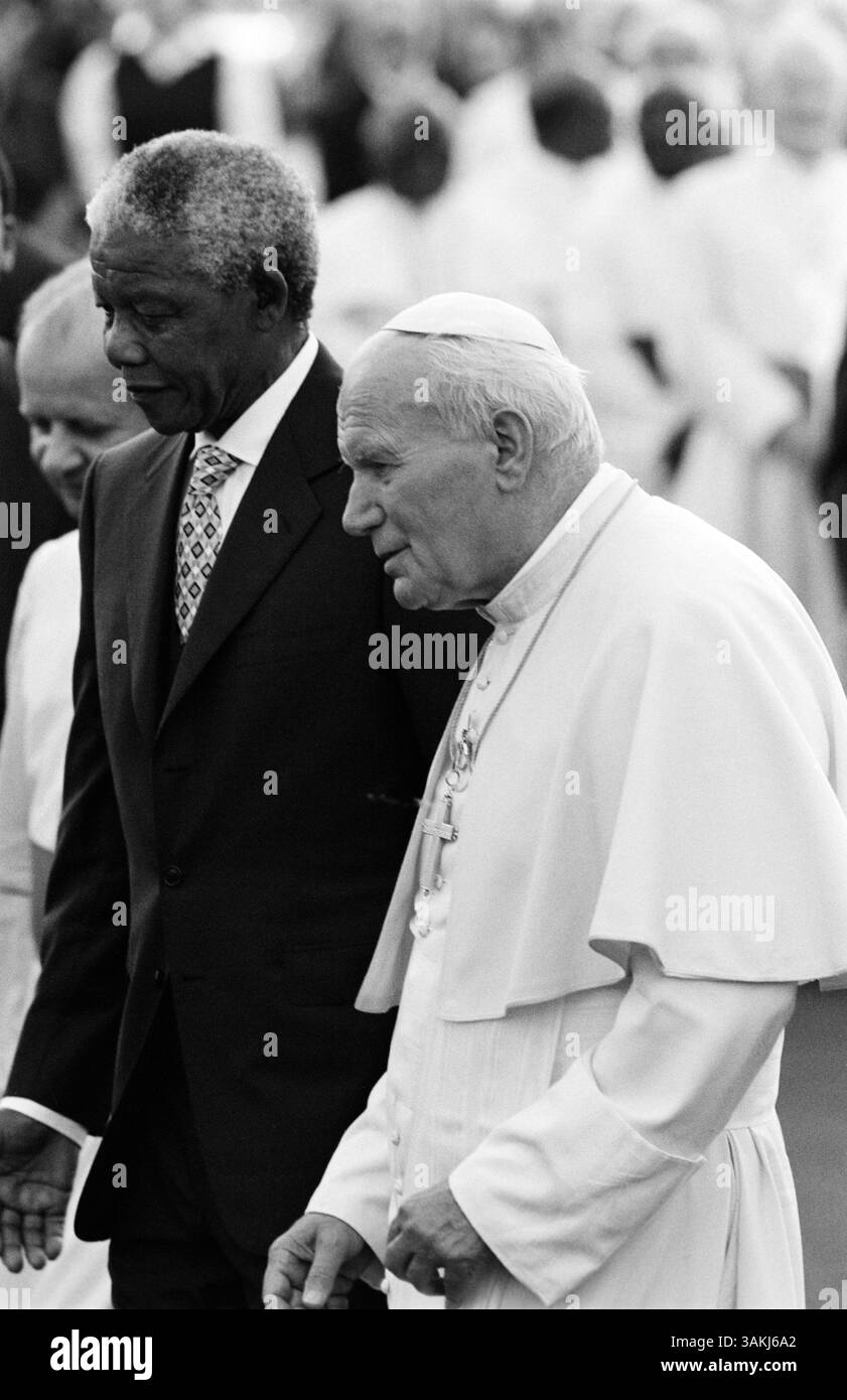 NELSON ROLIHLAHLA MANDELA (July 18, 1918 - December 5, 2013), 95, world ...