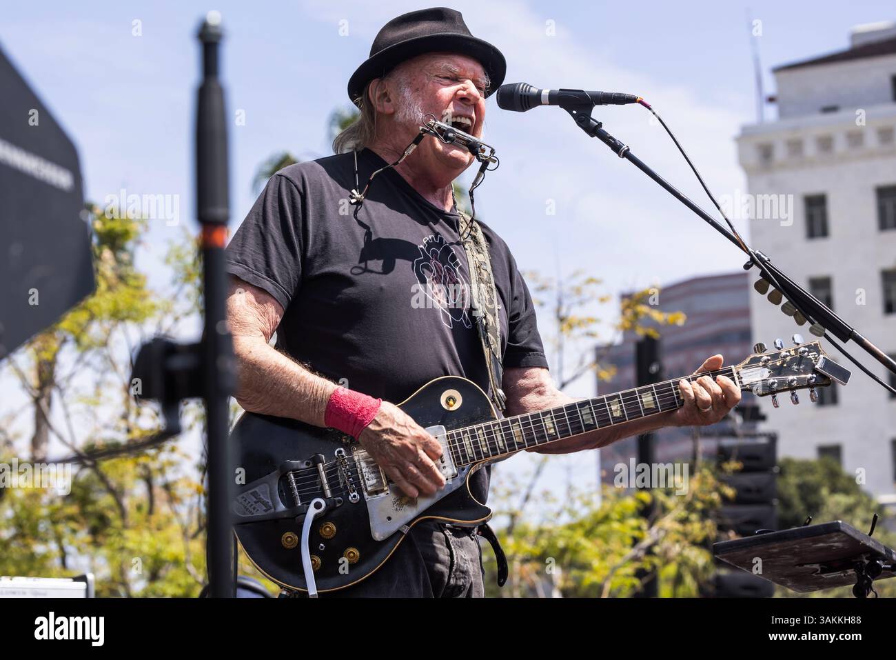 Los Angeles, USA. 12th Apr, 2025. Neil Young singing at the Fighting ...