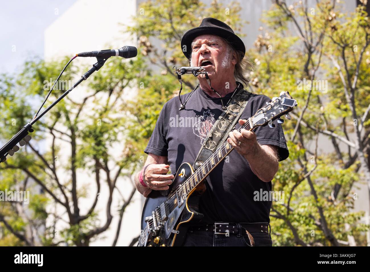 Los Angeles, USA. 12th Apr, 2025. Neil Young singing at the Fighting ...