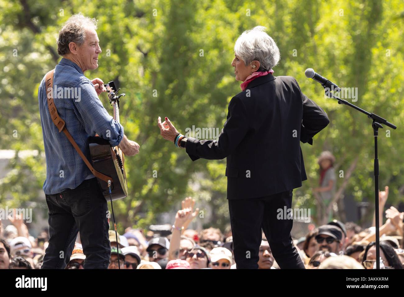Los Angeles, USA. 12th Apr, 2025. Joan Baez singing at the Fighting the ...