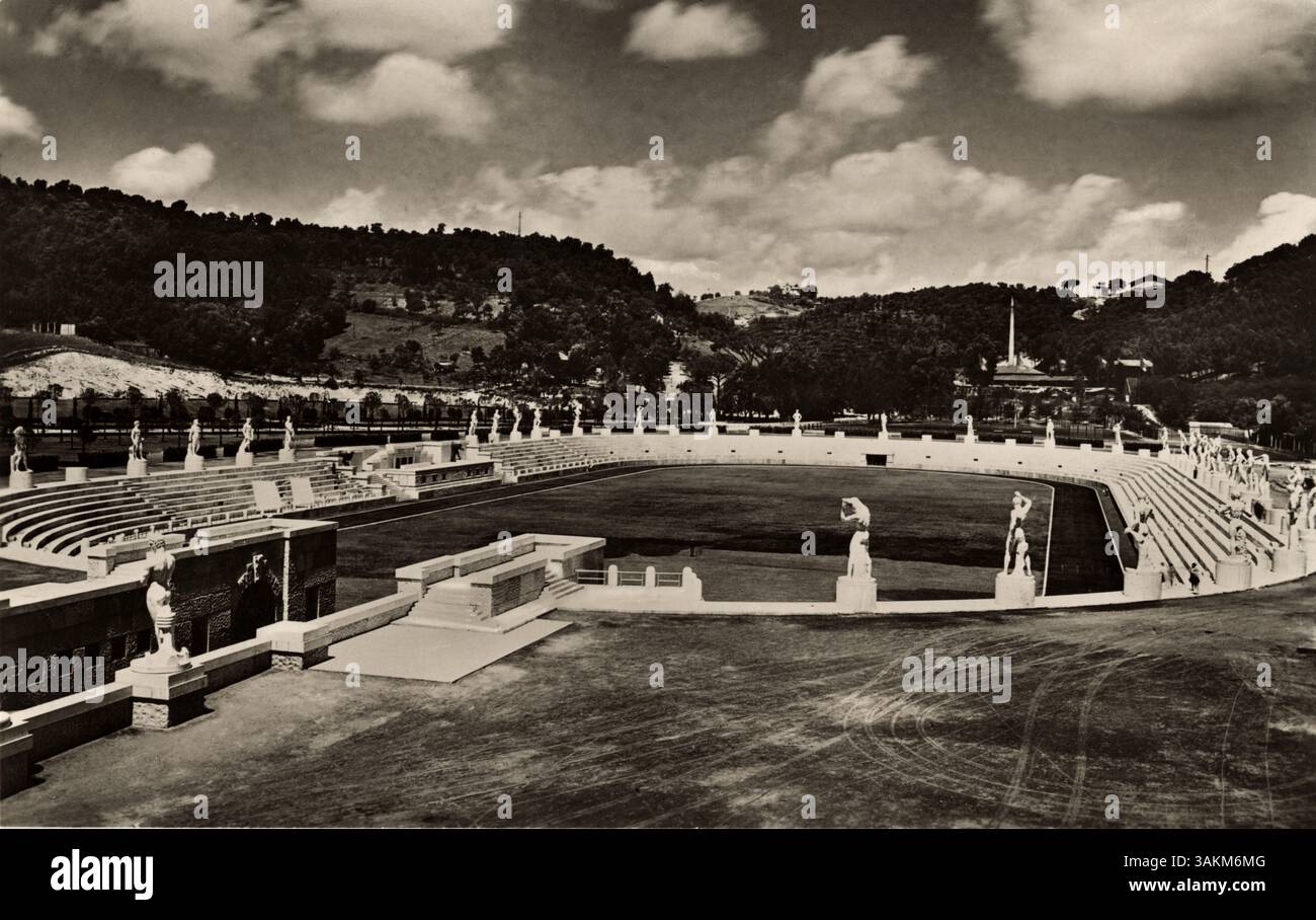 Scultura fascista hi-res stock photography and images - Alamy