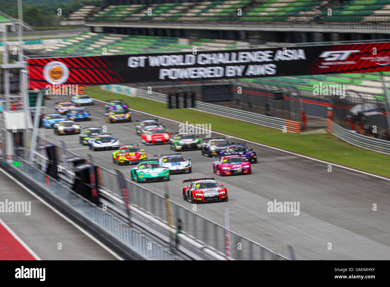 Kuala Lumpur / Sepang, Malaysia, 12 APRIL 2025 race start in Race 1 GT ...