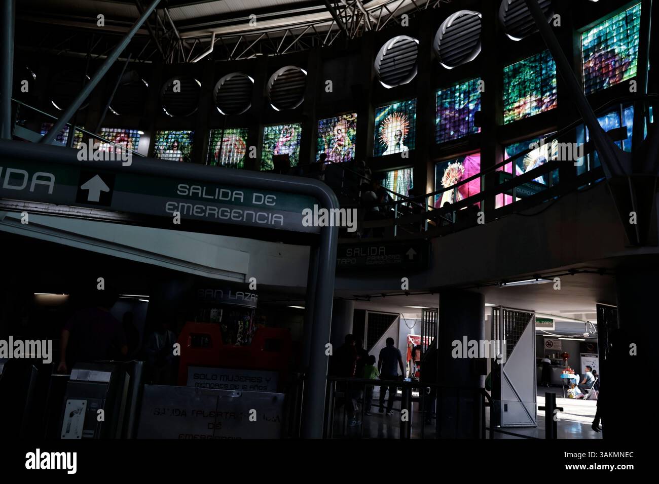 Mexico City, Cdmx, Mexico. 12th Apr, 2025. The San LÃ Âzaro Metro is ...