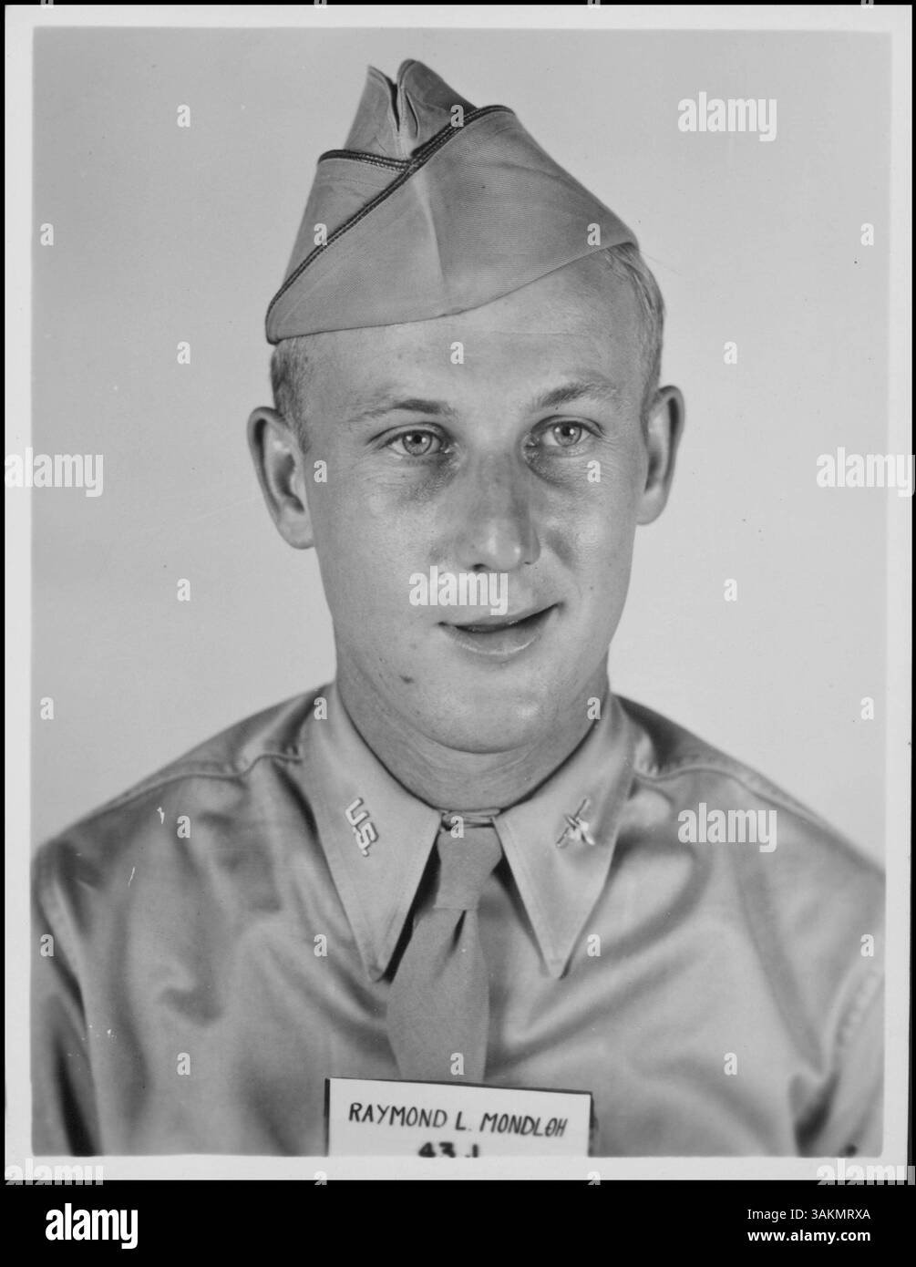 Raymond L. Mondloh, a member of the United States Army Air Forces from ...