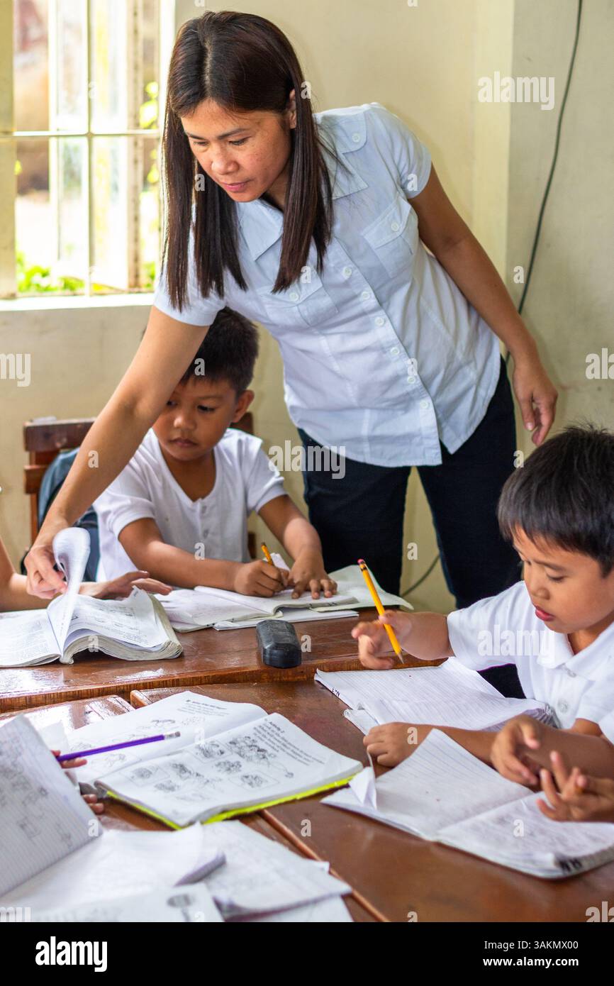 Philippines school classroom hi-res stock photography and images - Alamy