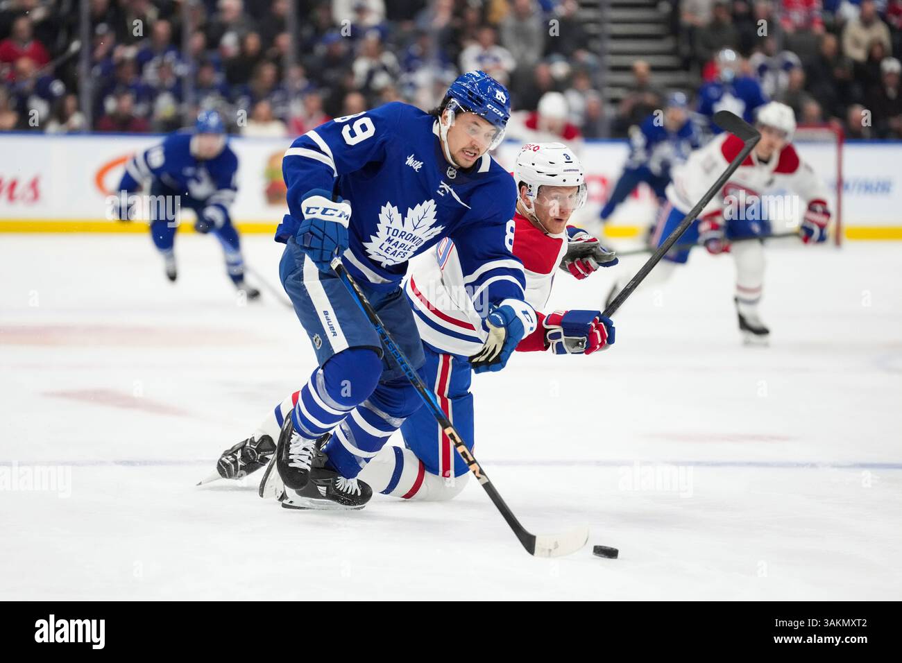Toronto Maple Leafs' Nicholas Robertson (89) and Montreal Canadiens ...