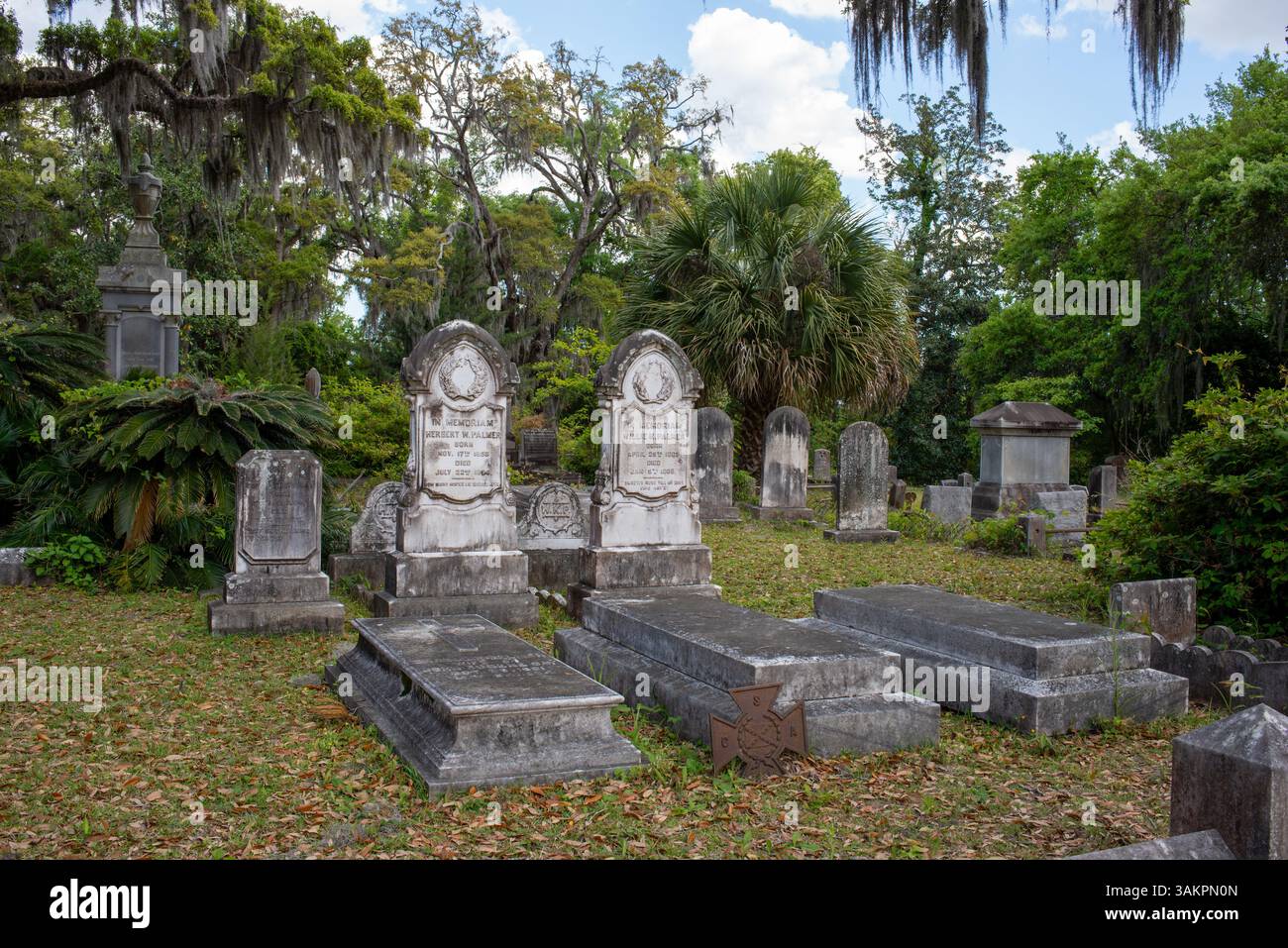 Bonaventure Cemetery, Savannah, Georgia featured in Midnight in the ...