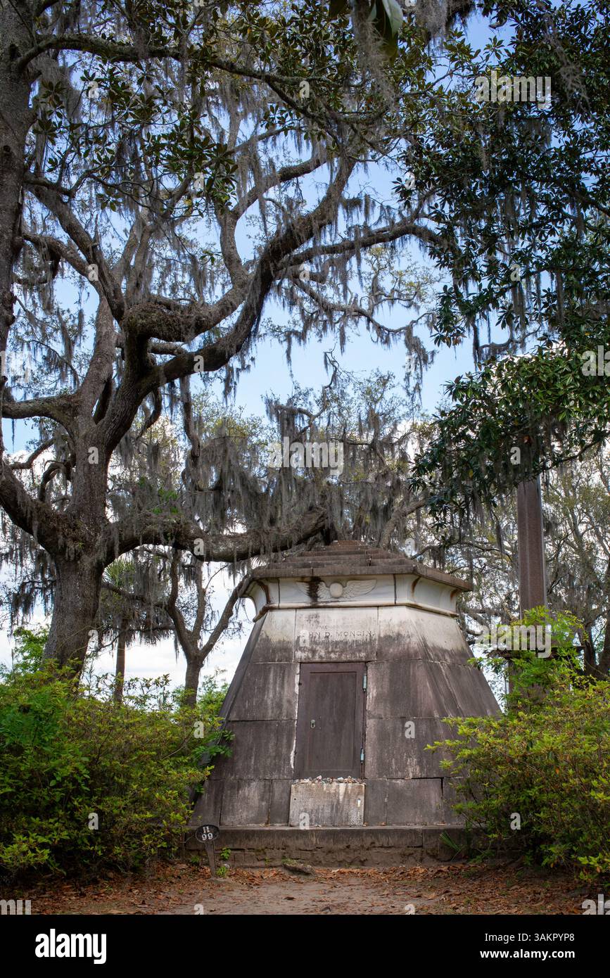 Bonaventure Cemetery, Savannah, Georgia featured in Midnight in the ...