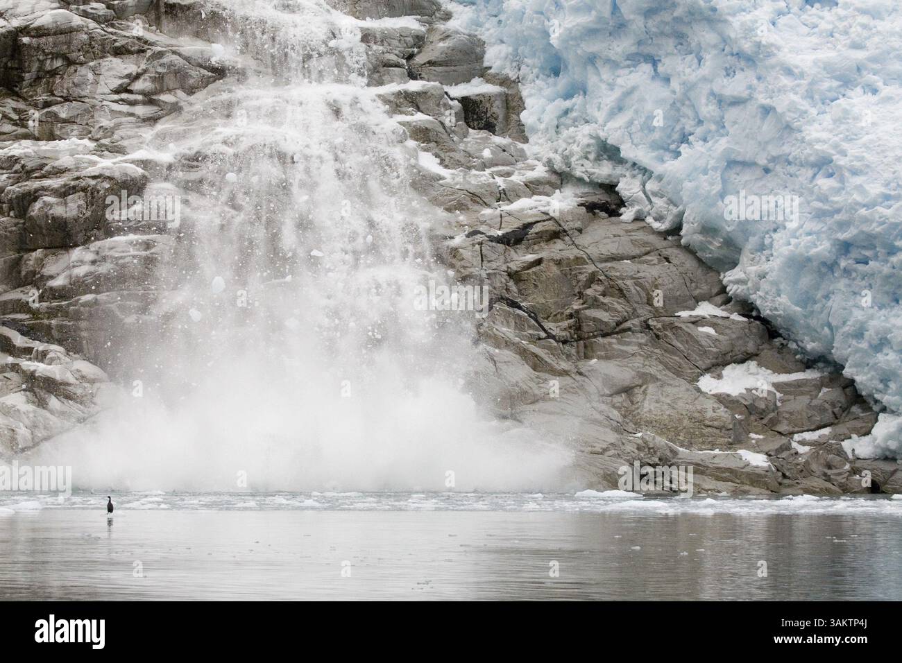 Ice cap melting glaciers hi-res stock photography and images - Alamy