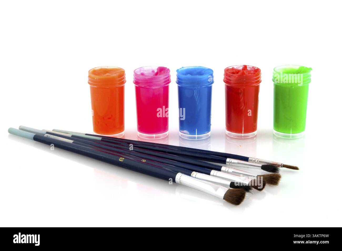 Artists brushes Cut Out Stock Images & Pictures - Alamy