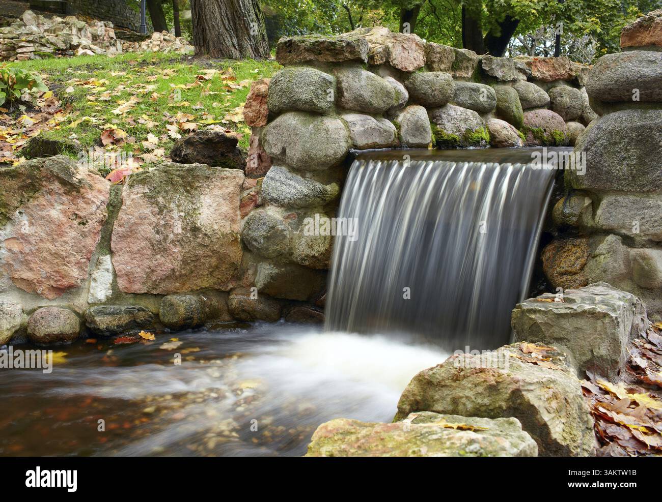 Long exposure shot waterfalls hi-res stock photography and images - Alamy