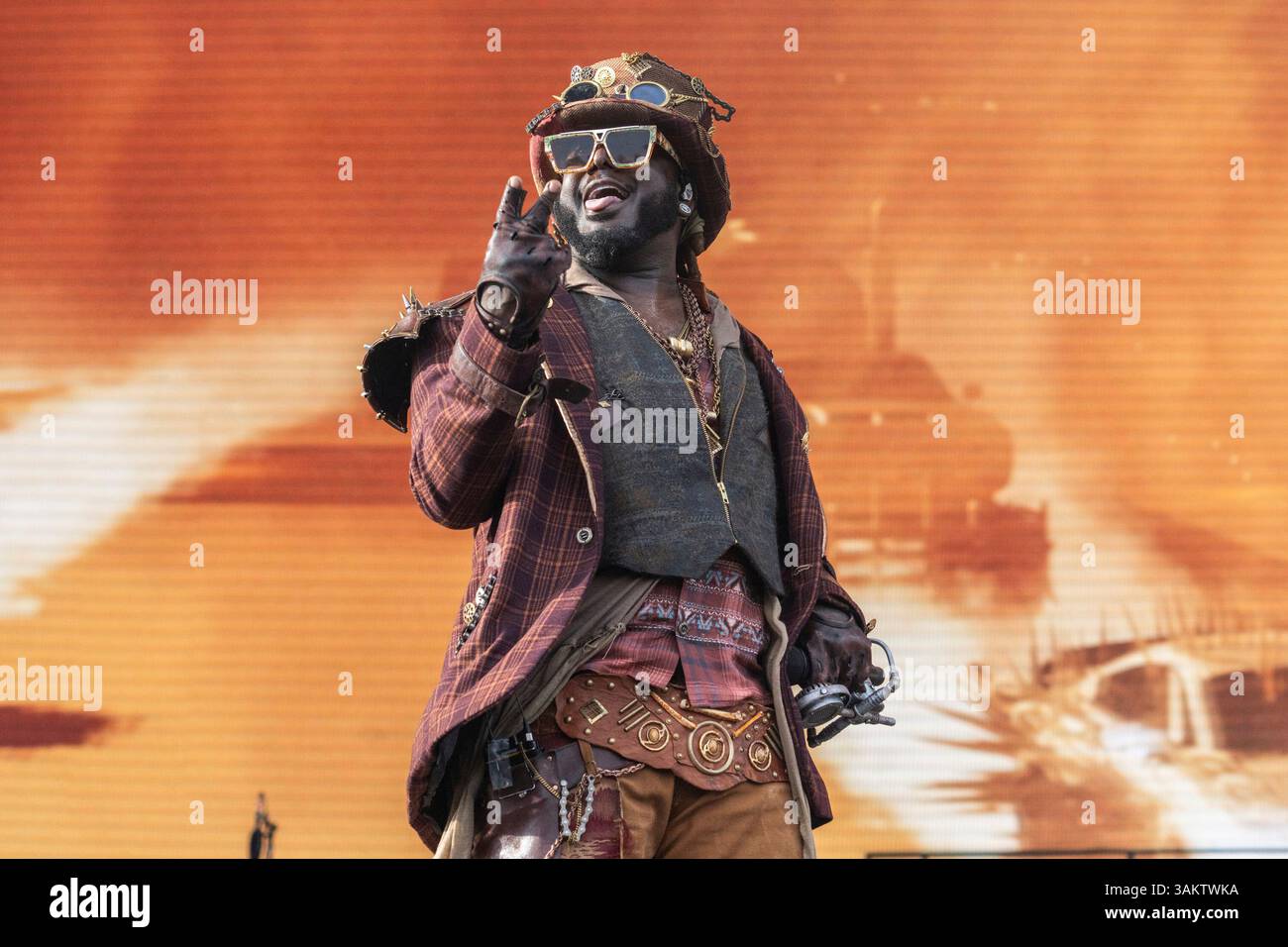 T-Pain performs during the first weekend of the Coachella Valley Music ...