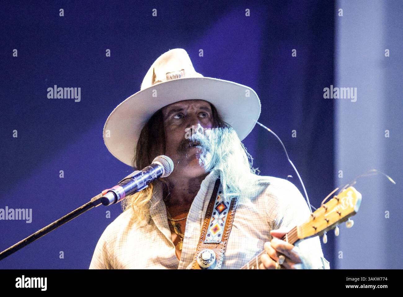 PR - CURITIBA - 04/12/2025 - CURITIBA, BEN HARPER SHOW - Donavon ...