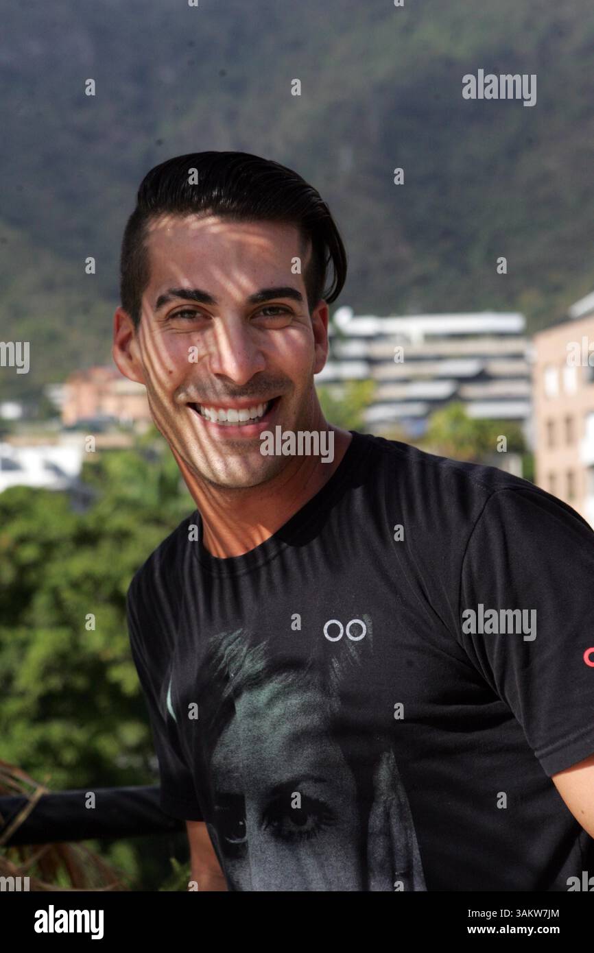 Como idioma por hi-res stock photography and images - Alamy