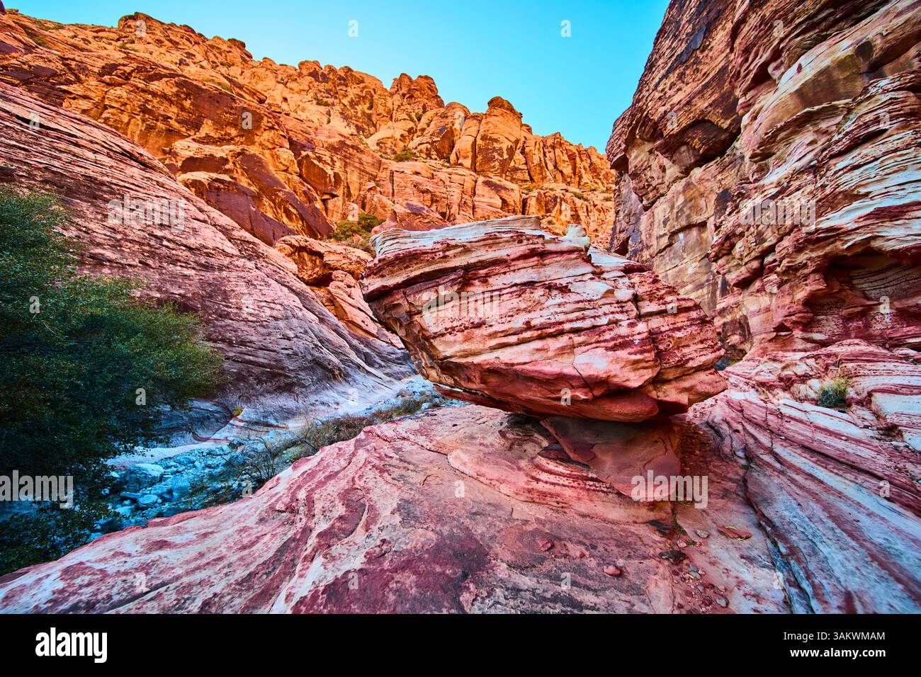 Kraft Mountain Balanced Boulder in Red Rock Canyon Eye-Level View Stock ...