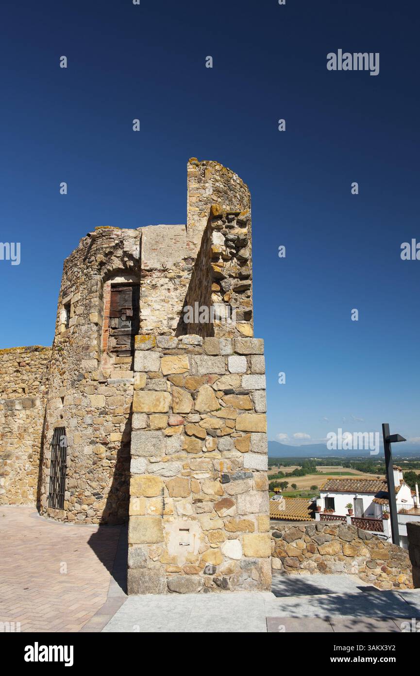 French ruin of an old residence te renovate Stock Photo - Alamy