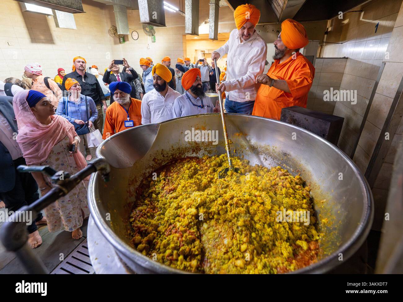 Neu Delhi, India. 13th Apr, 2025. Markus Söder, (CSU, 2nd from right ...