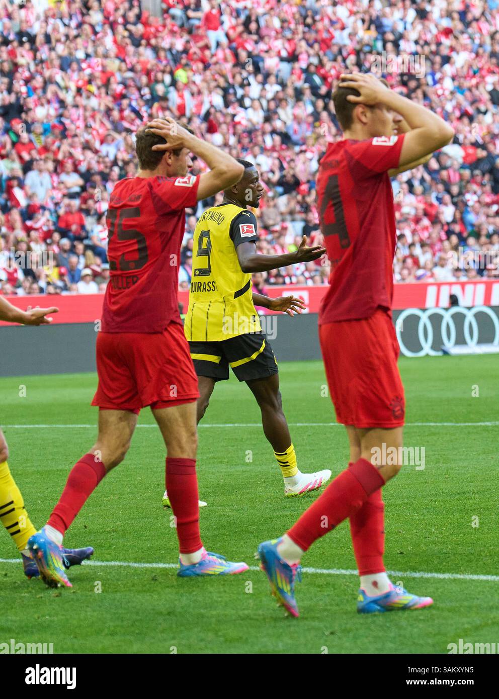 Josip Stanisic, FCB 44 sad after big chance, Thomas MUELLER, MueLLER ...