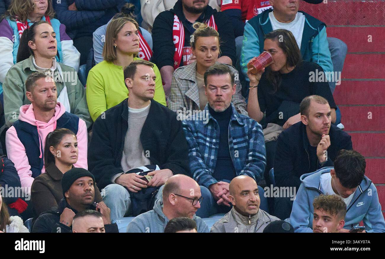 Manuel NEUER, goalkeeper FCB 1, Lina Meyer (L-U), wife of Joshua ...