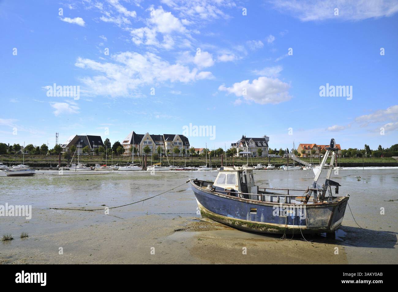 Tides in normandy hi-res stock photography and images - Alamy