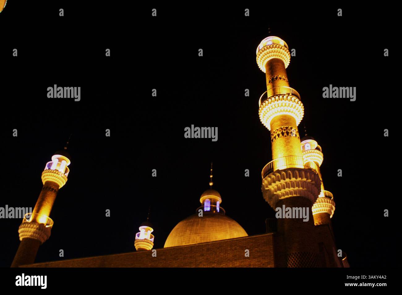 Night View of Erdaoqiao Mosque ( Former Turpan Mosque ) in Urumqi ...