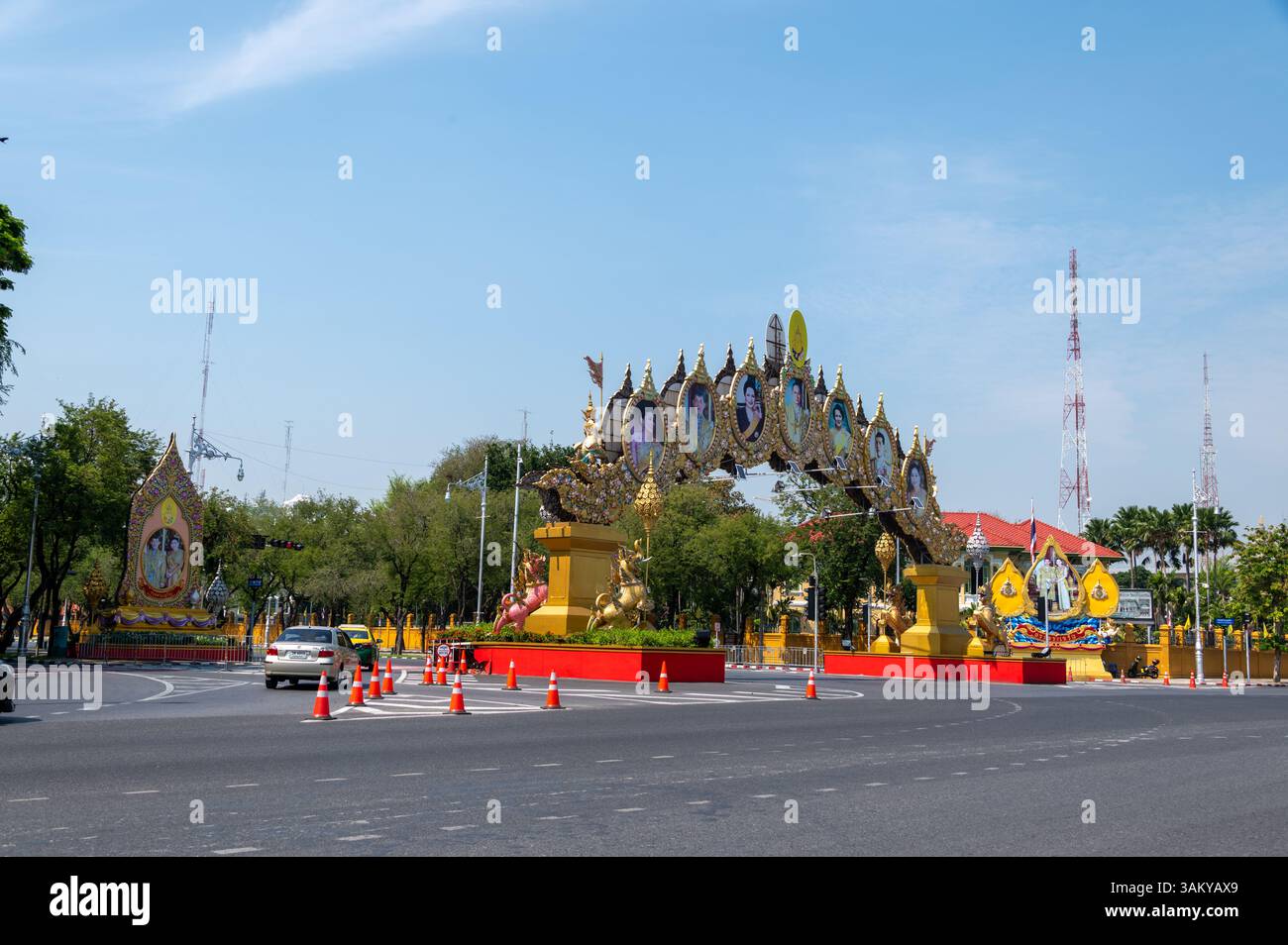 A large overhead gantry (royal family gantry or royal arch), displaying ...