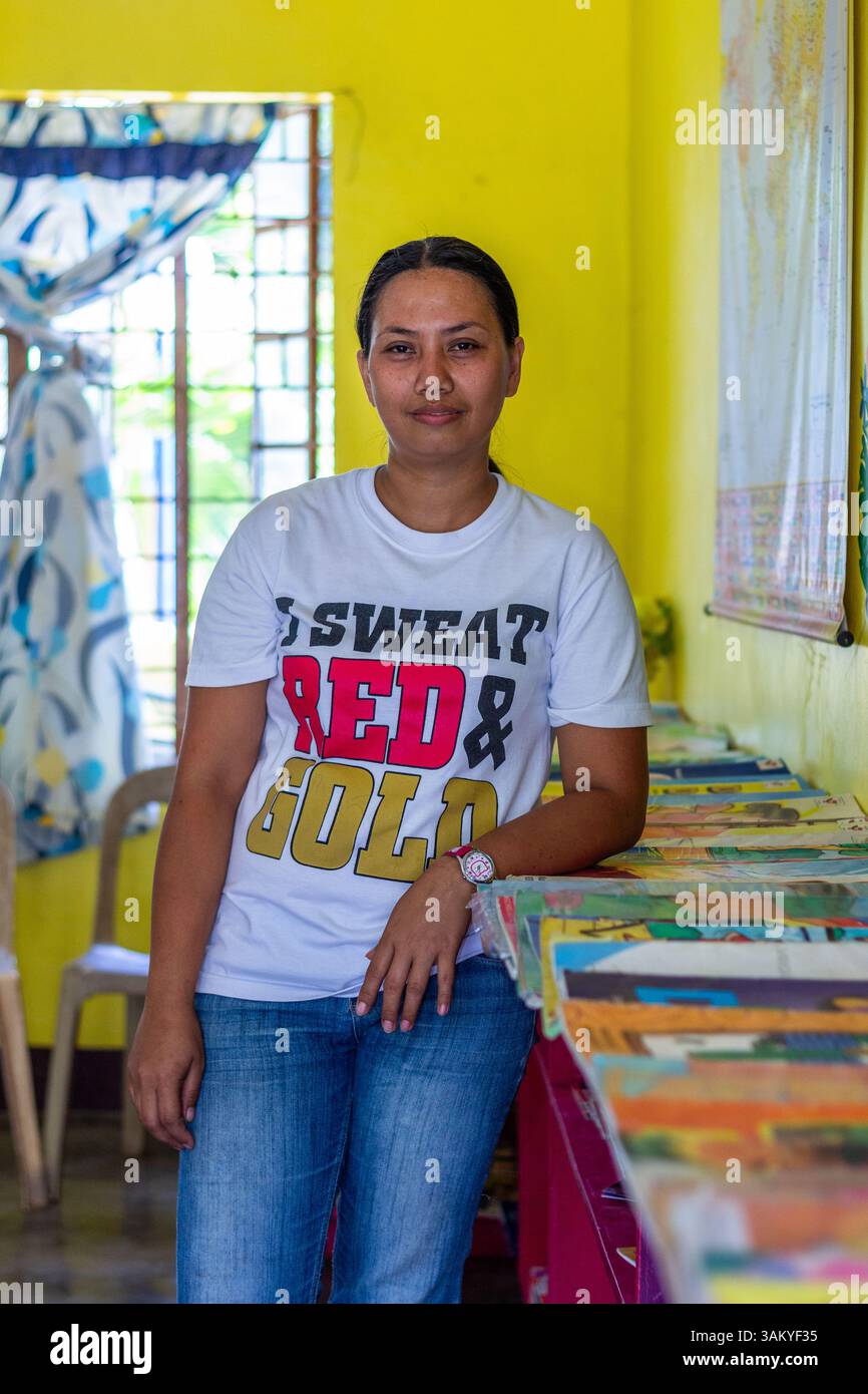 Filipino values hi-res stock photography and images - Alamy