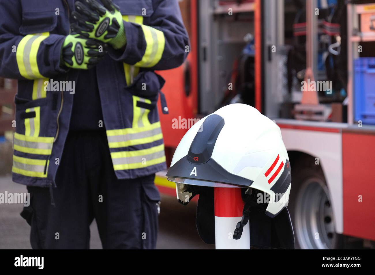 Feuerwehr-Blaulicht Feuerwehr in verschiedenen Bildern und Aktionen in ...