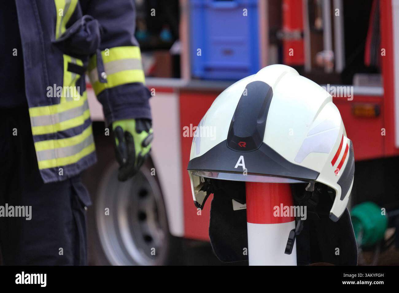 Feuerwehr-Blaulicht Feuerwehr in verschiedenen Bildern und Aktionen in ...