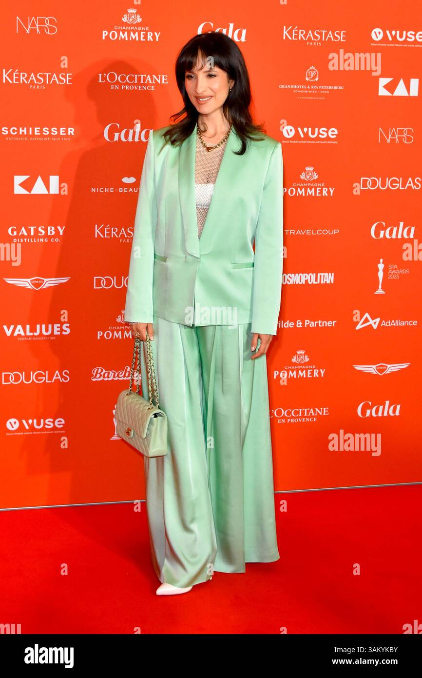 Stephanie Stumph Schauspielerin zu Gast auf dem roten Teppich beim den ...