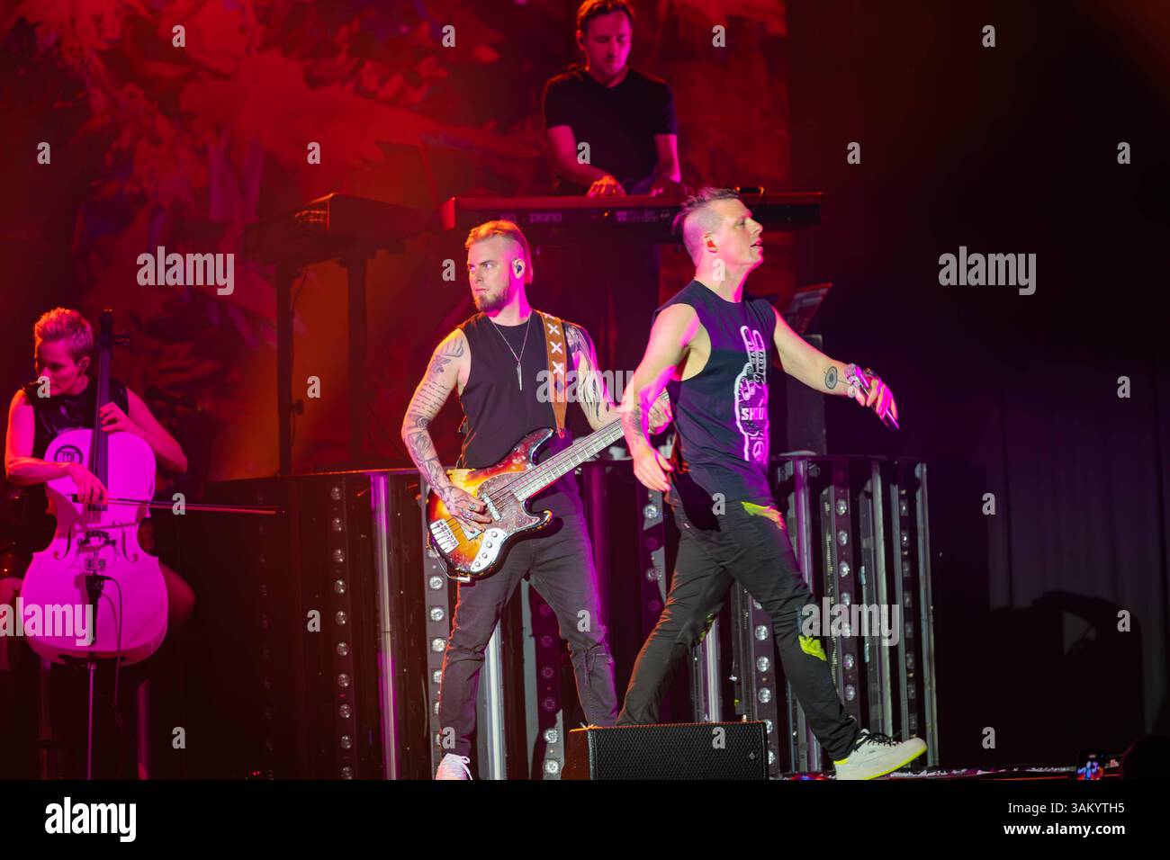 Billy Andrews von The Dark Tenor - Rock meets Klassik - 2025 in der ...