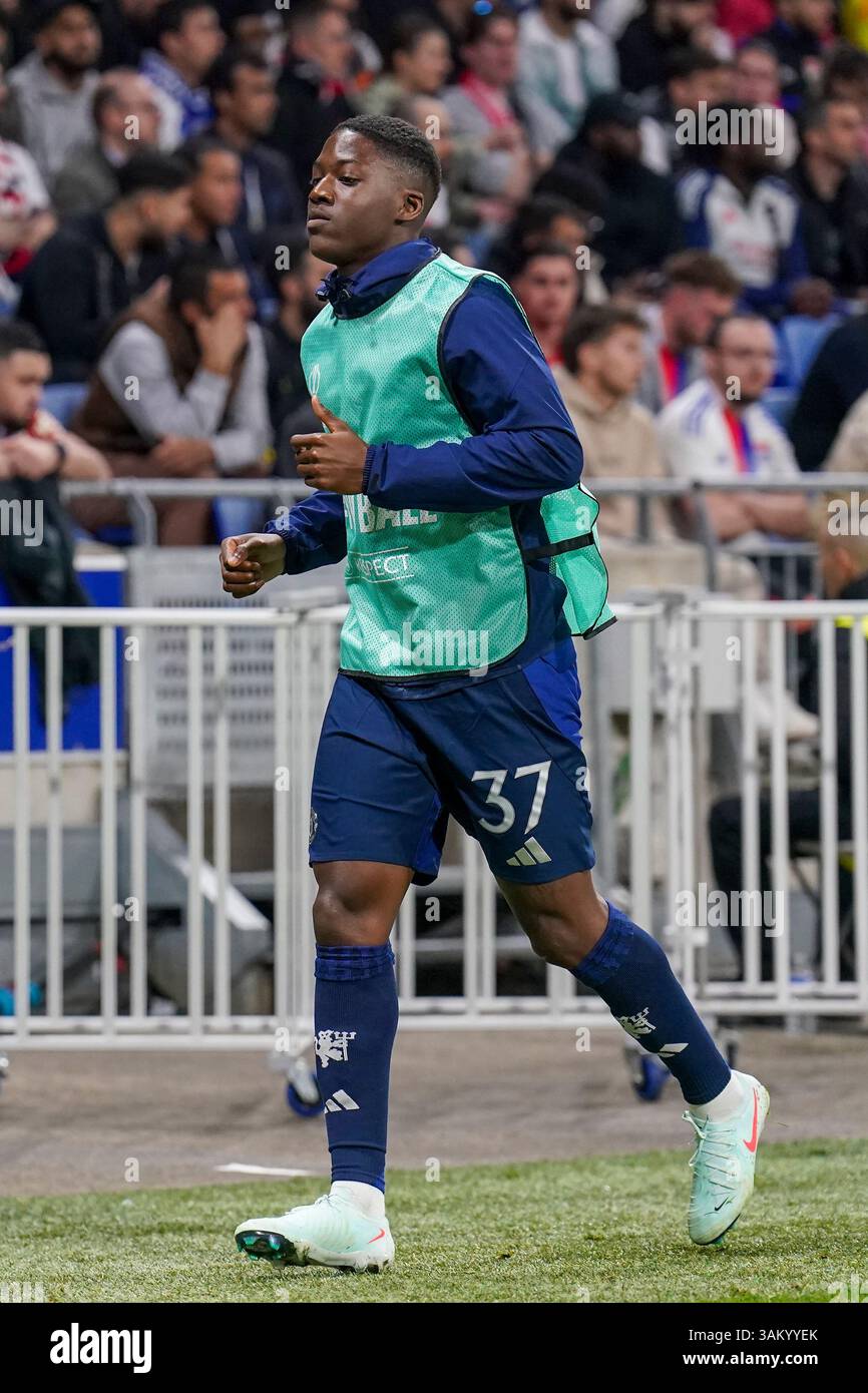 Lyon, France. 10th Apr, 2025. Manchester United midfielder Kobbie ...