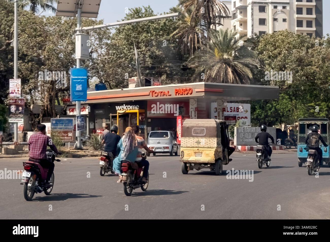 Karachi, Pakistan - April 04, 2025: Total Parco fuel station Clifton ...