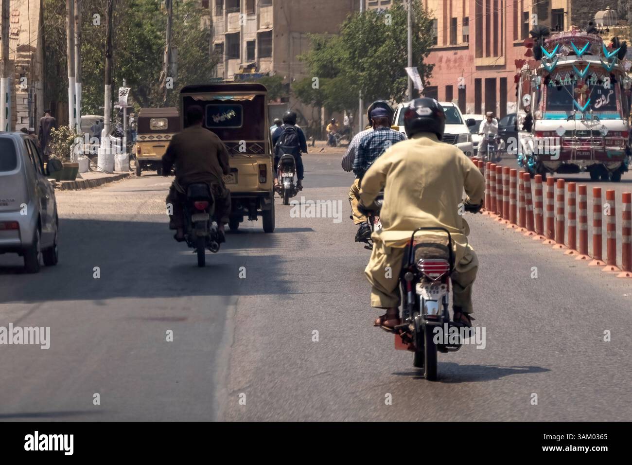 Traffic on I. I. Chundrigar Road, previously known as McLeod Road, Main ...