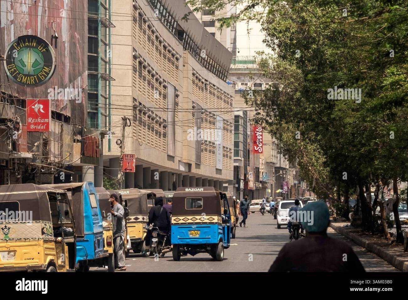Tariq road hi-res stock photography and images - Alamy