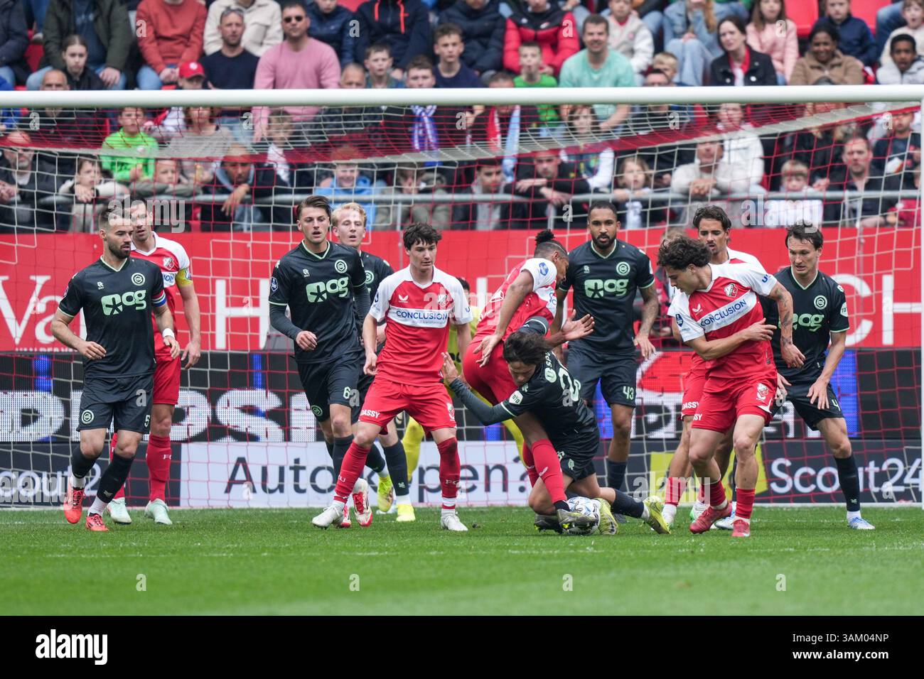 Utrecht, Netherlands. 13th Apr, 2025. UTRECHT, 13-04-2025, Stadium ...