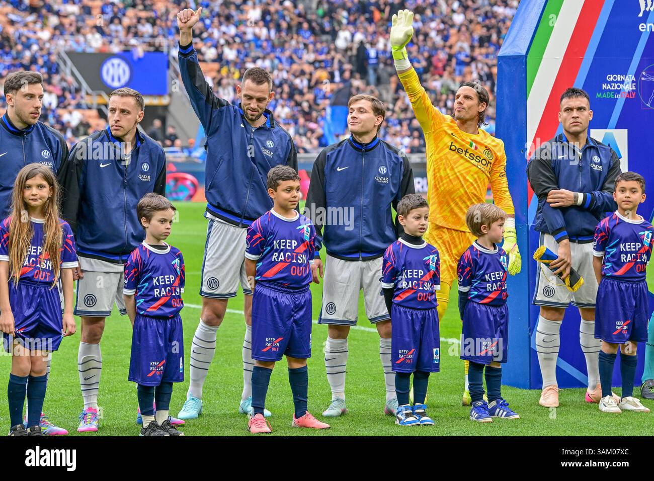 Milano, Italy. 12th Apr, 2025. The players of Inter line up for the ...