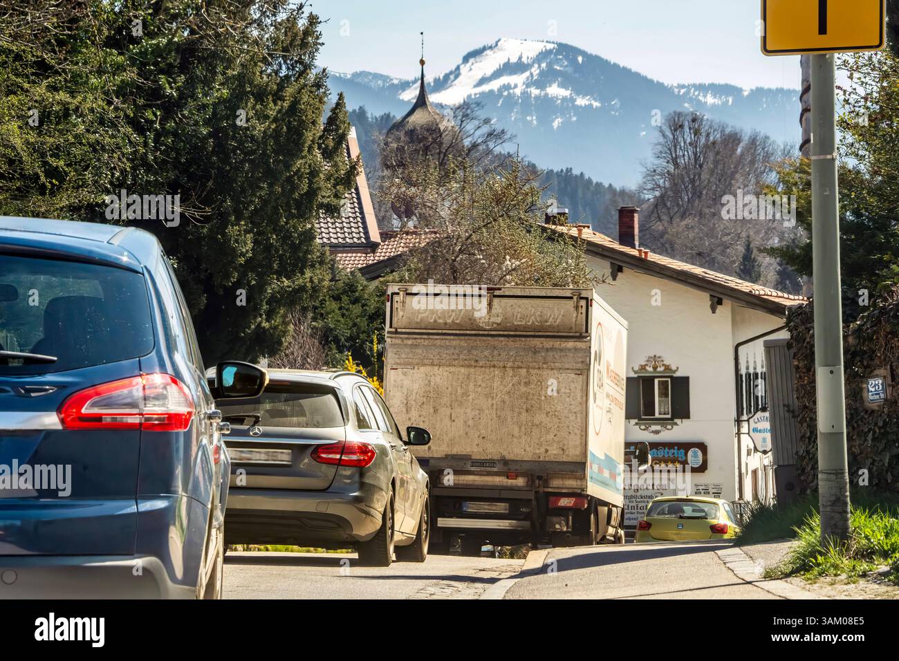 Autoverkehr im Tegernseer Tal, Rückstau in Gmund, Osterferien, April ...