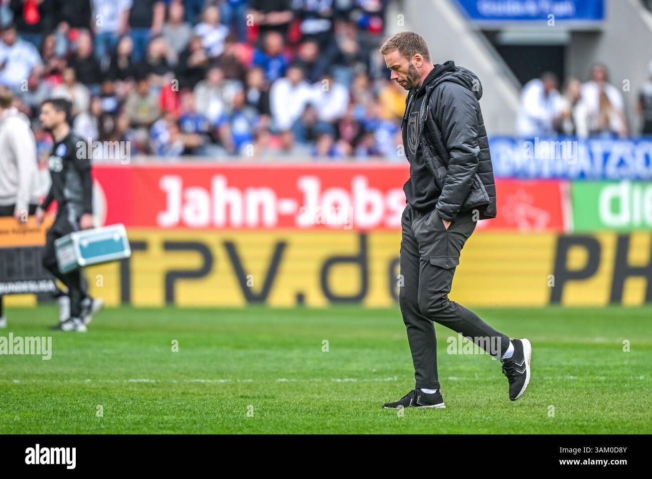 Regensburg, Germany. 13th Apr, 2025. Soccer: Bundesliga 2, Jahn ...