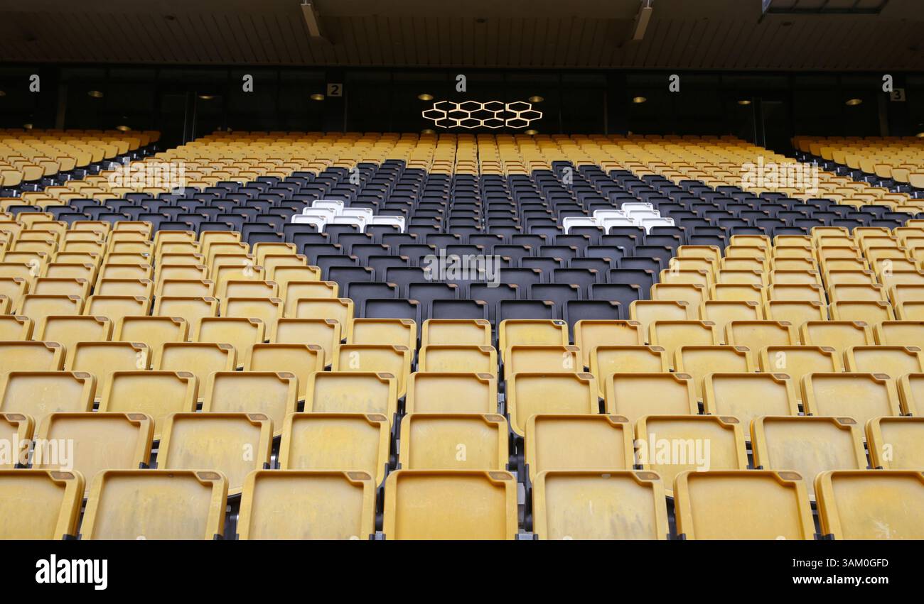 Wolverhampton, West Midlands, England. 13th April 2025; Molineux ...
