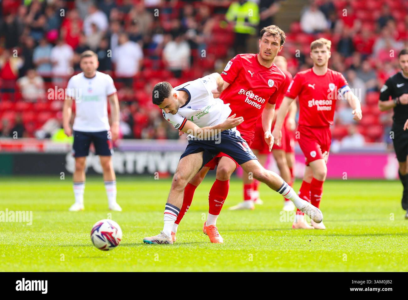 Oakwell Stadium, Barnsley, England - 12th April 2025 Josh Earl (32) of ...
