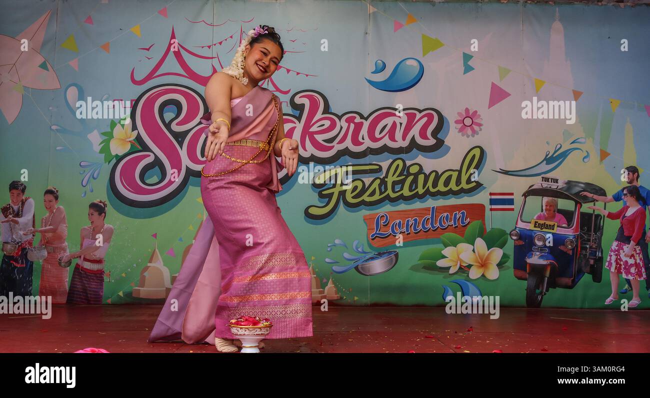 Songkran festval hi-res stock photography and images - Alamy