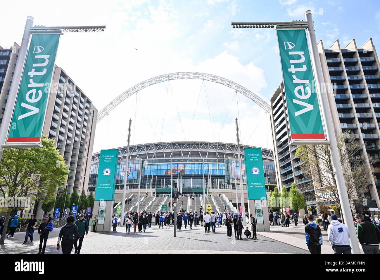 Wembley Stadium, London, UK. 13th Apr, 2025. Vertu Trophy Final ...