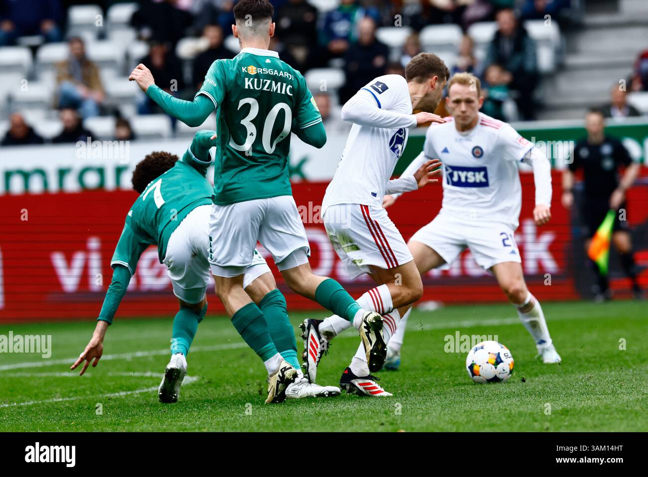 Viborg, Denmark. 13th Apr, 2025. Superligakampen mellem Viborg FF og Silkeborg IF paa Energi ...