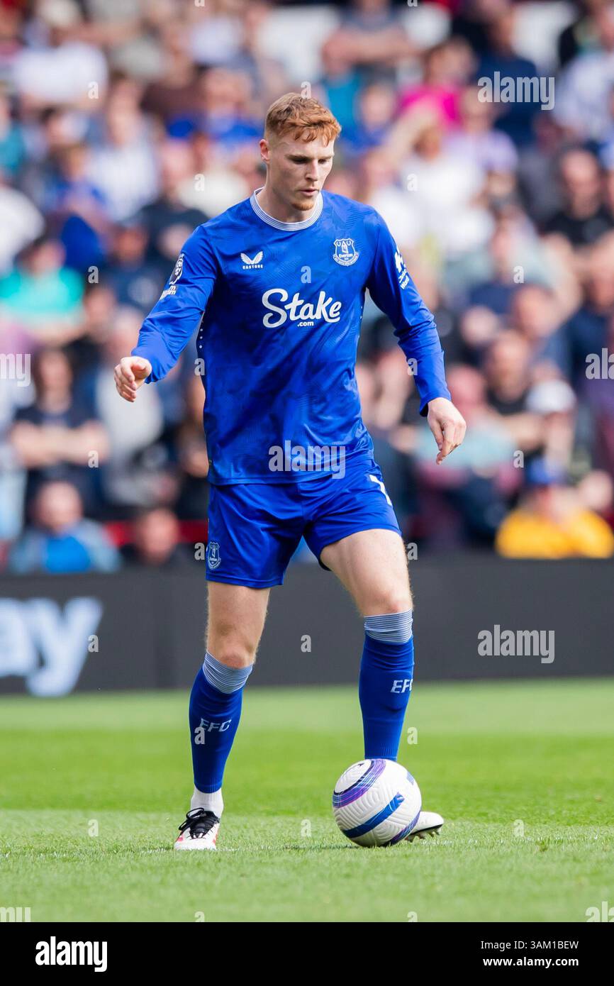 The City Ground, Nottingham, UK. 12th Apr, 2025. Premier League ...