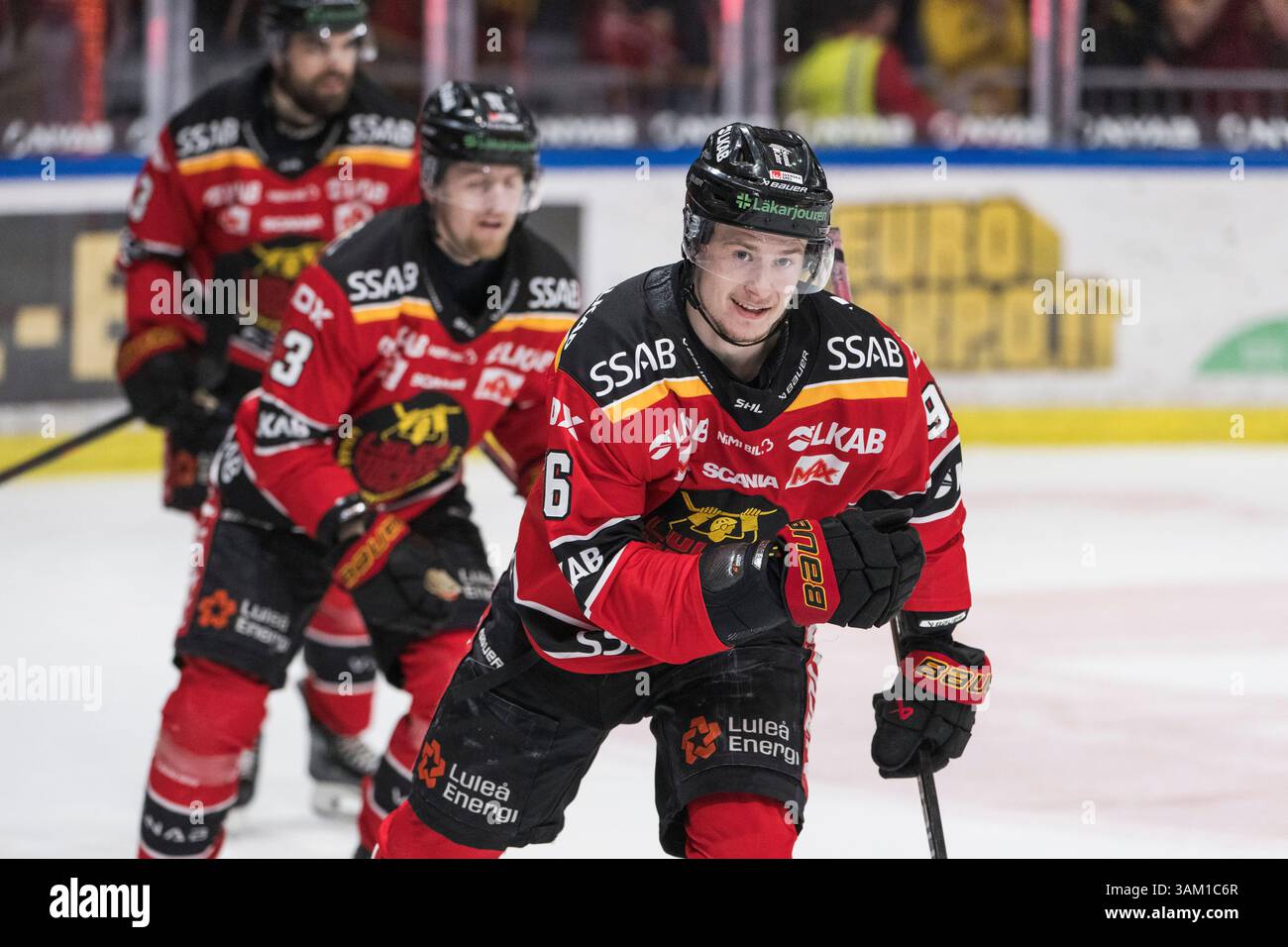 250413 Luleås Pontus Andreasson jublar efter 2-0 under semifinal fem i SHL mellan Luleå och ...