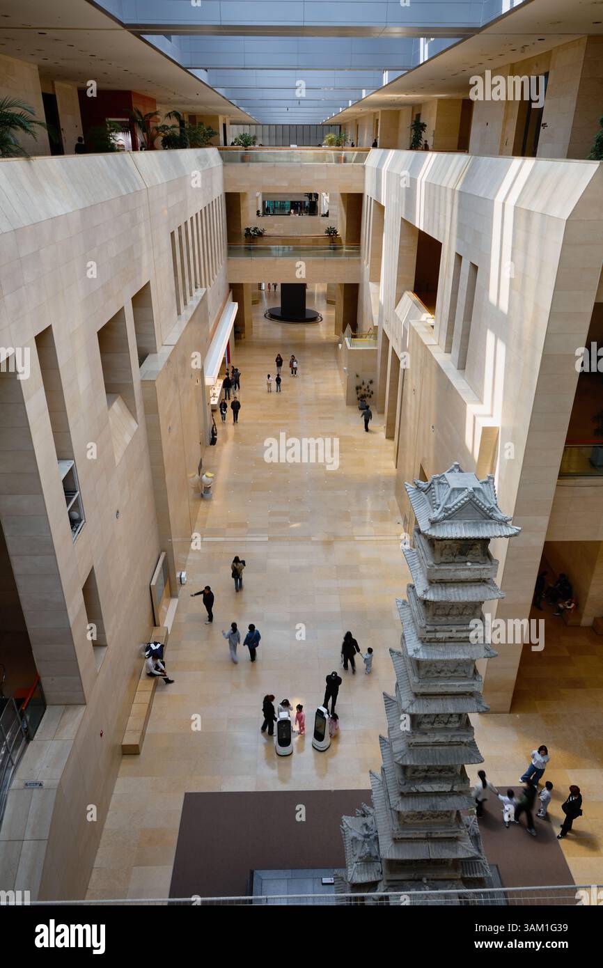 The impressive facade of the National Museum of Korea in Yongsan, Seoul ...