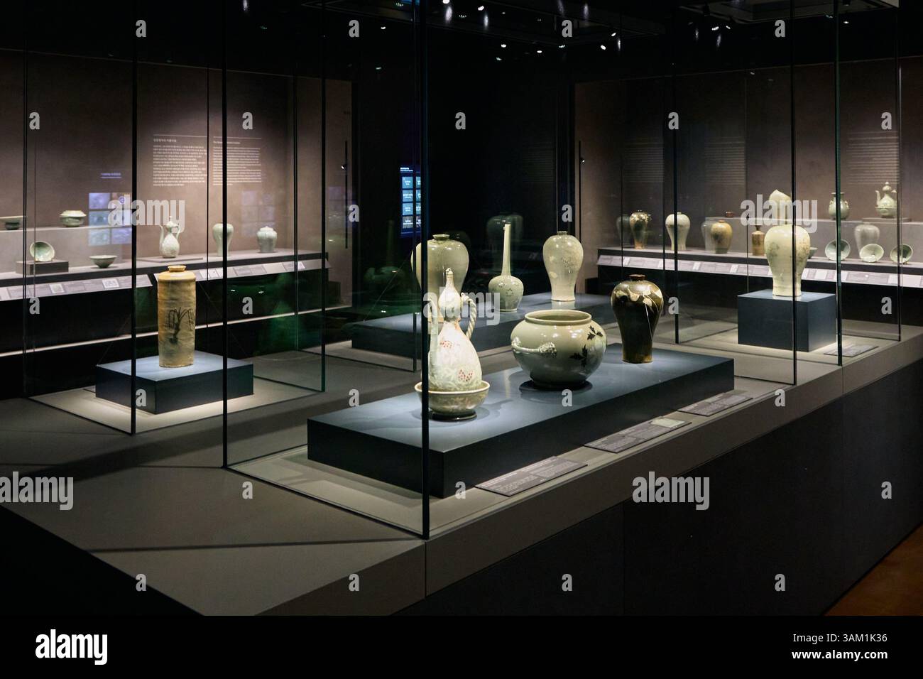 Ancient Korean artifacts on display at the National Museum of Korea ...